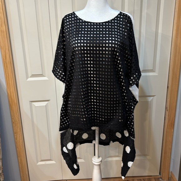 IC COLLECTION | Tops | Ic Collection High Low Black And White Tunic ...